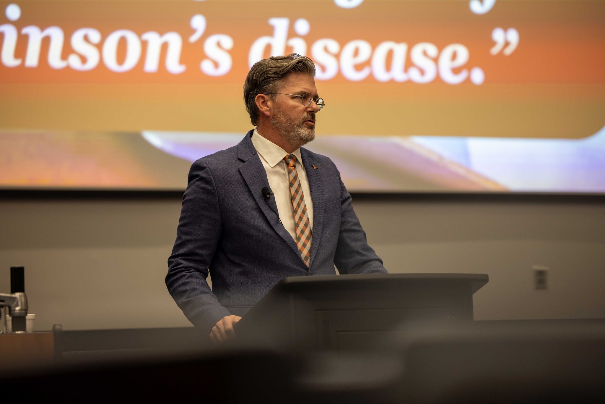 Dean Allan Cole delivers featured lecture at Georgia School of Medicine ...